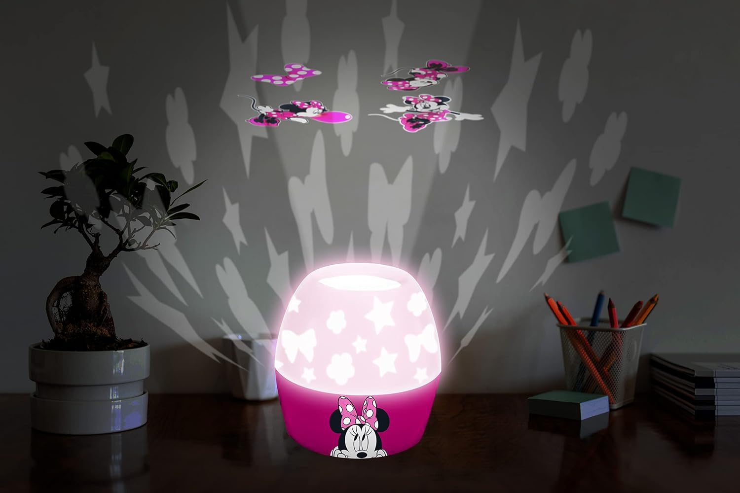 Idea Nuova Disney Minnie Mouse Scene Projection Kids Lamp and ...