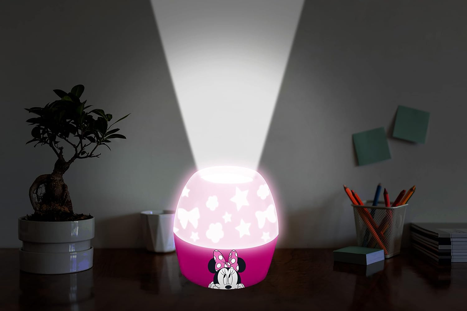 Idea Nuova Disney Minnie Mouse Scene Projection Kids Lamp and ...